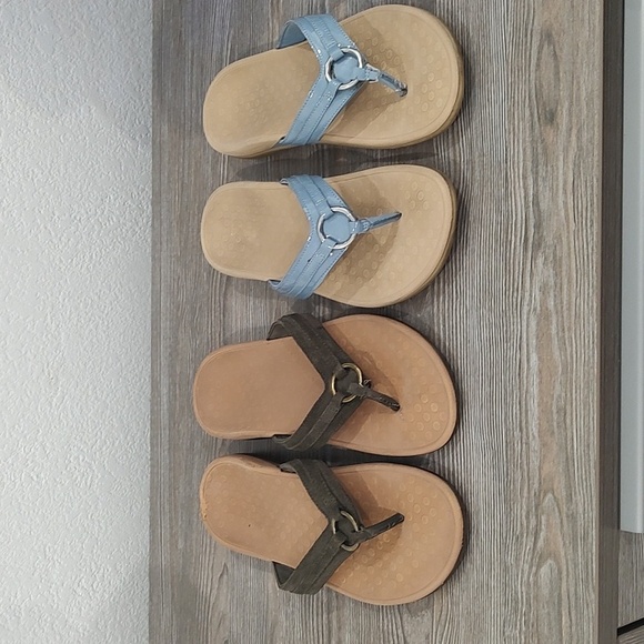 Vionic | Shoes | Lot 2 Pair Vionic Tide Aloe Flip Flops Sandals Blue ...
